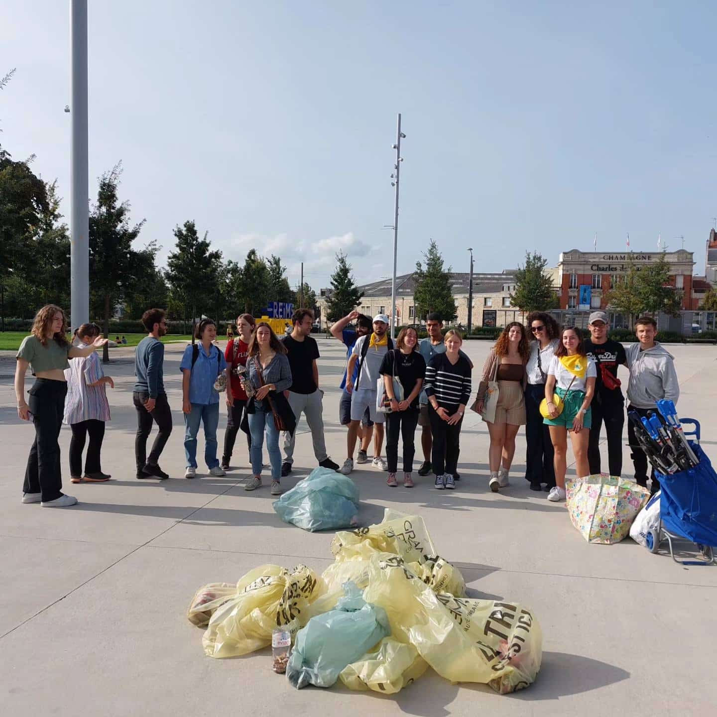 Cleanwalk #6 - Les Squares | Cleanwalker